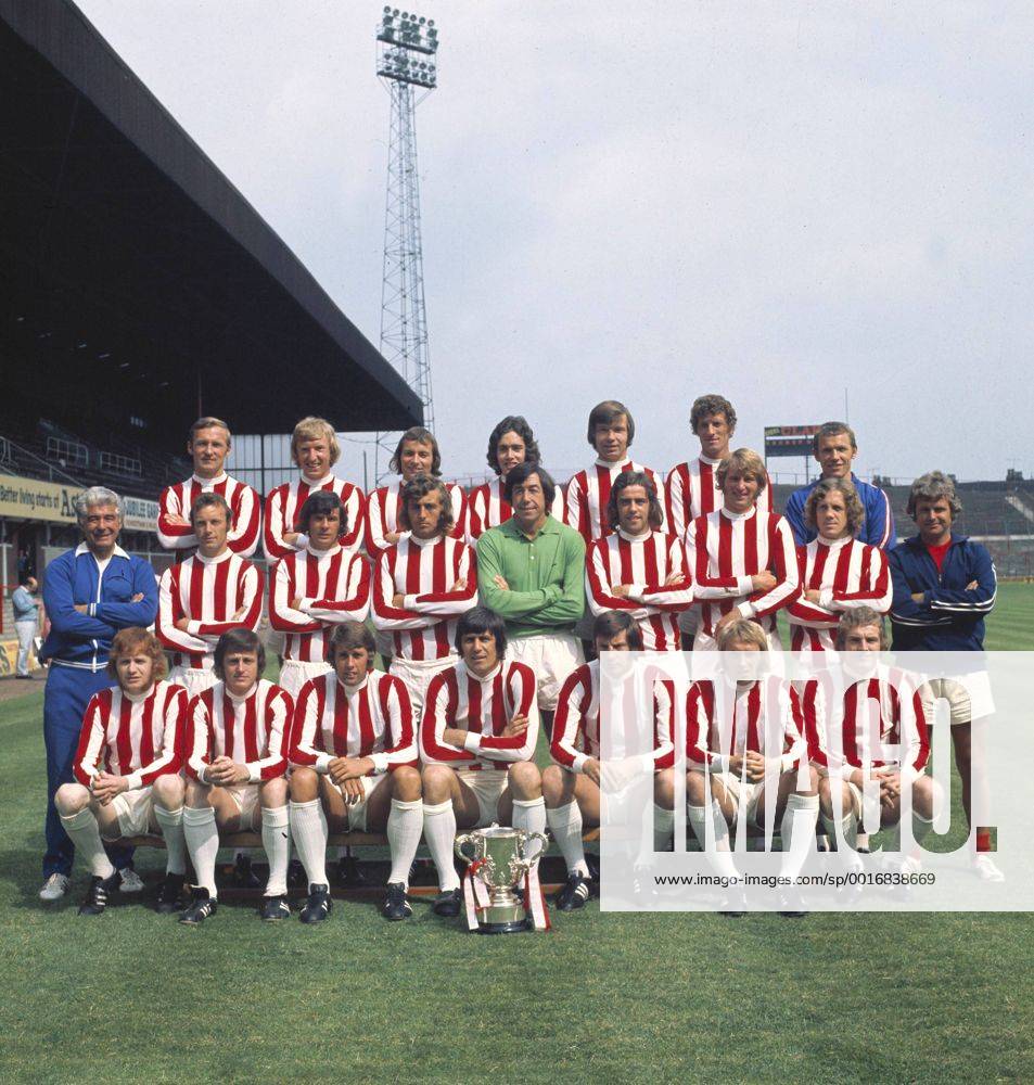 Football - 1972 1973 season - Stoke City photocall Stoke City team ...