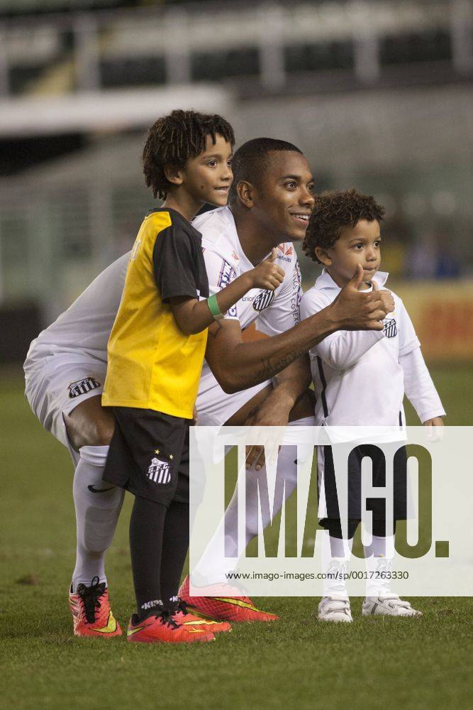 FC SANTOS Robinho mit seinen Söhnen Robson Jr. und Gianluca (Guglielmetti de Souza