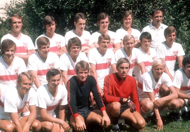 Kader VfB Stuttgart 1970 1971, hi.v.li.: Hartmut Weiß, Jan Olsson ...