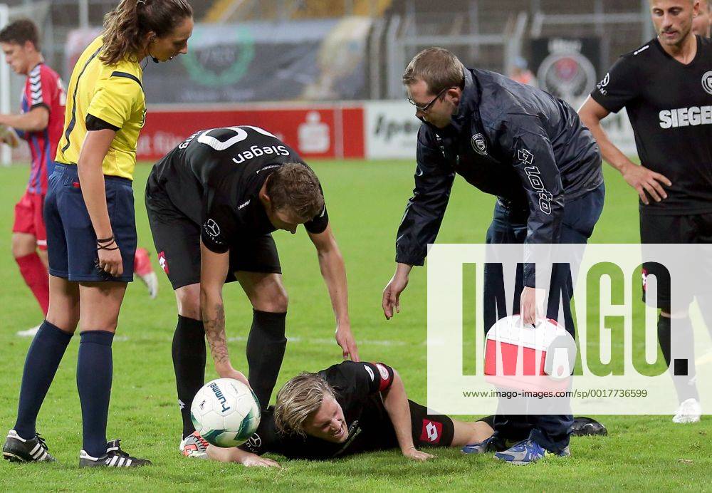 Markus Hayer verletzt am Boden