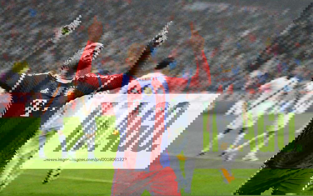 Torjubel Franck RIBERY (Bayern Muenchen) nach Tor zum 1-0,Jubel,Freude,Begeisterung,Aktion