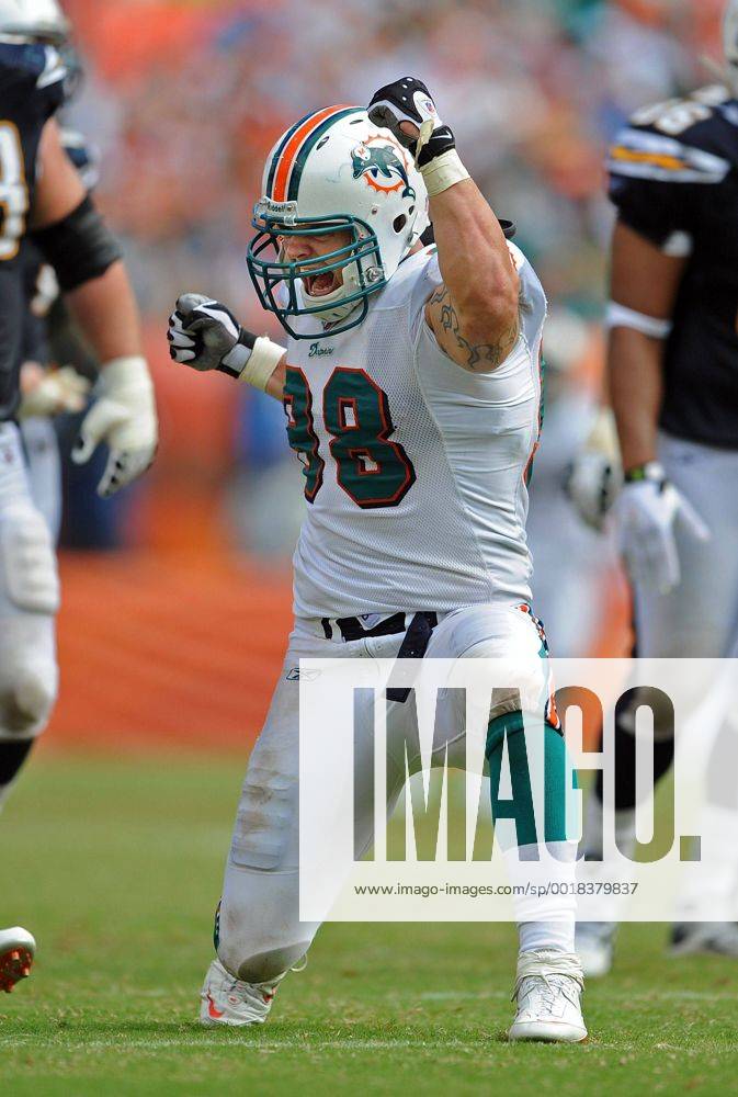 Oct. 5, 2008 - Miami Dolphins linebacker Matt Roth celebrates his ...