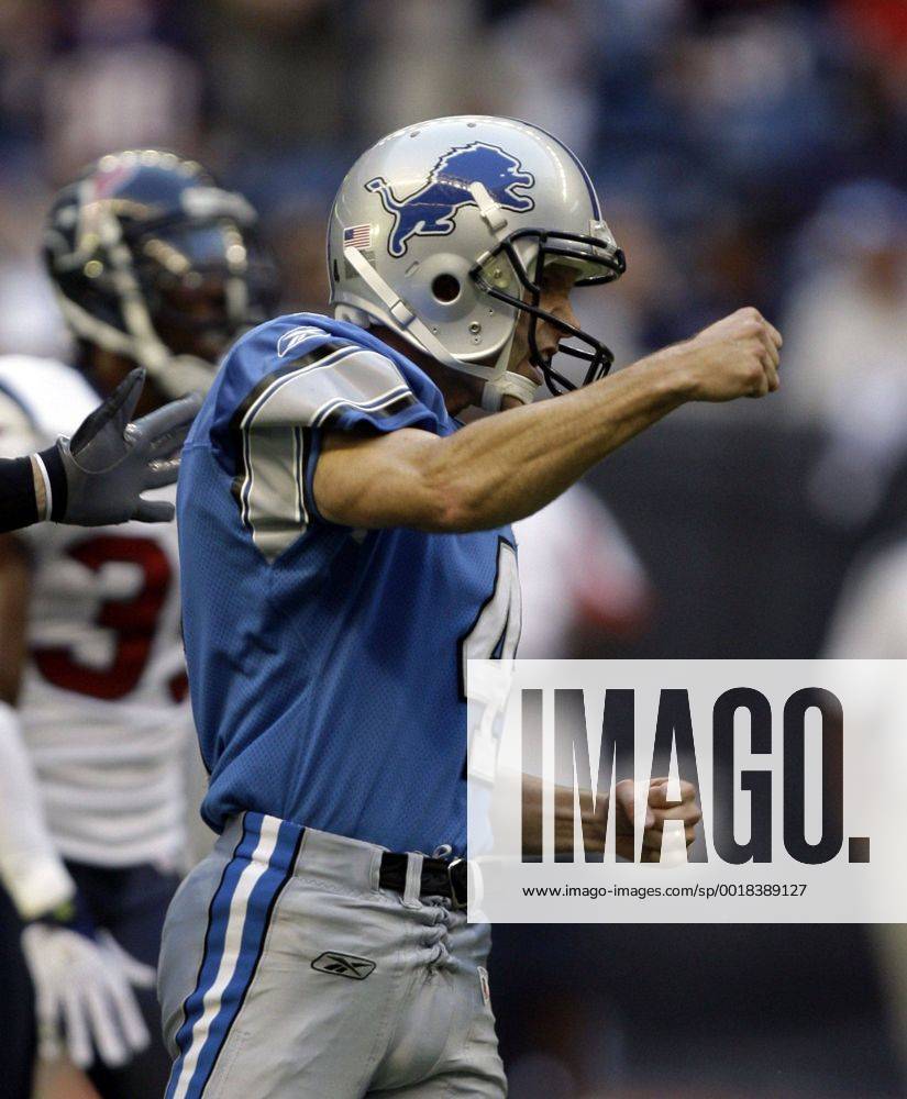 Oct. 19, 2008 - Detroit Lions kicker Jason Hanson celebrates his second ...