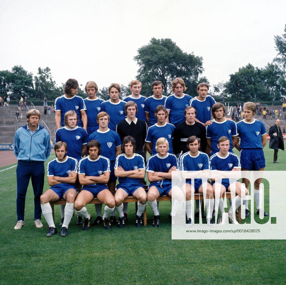 Kader VfL Bochum Saison 1972 73, hi.v.li.: Harry Fechner, Dieter Zorc ...