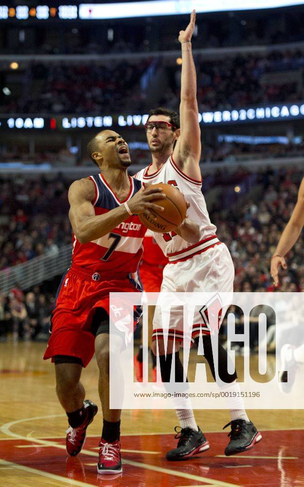 Washington Wizards guard Ramon Sessions drives past Chicago Bulls guard ...