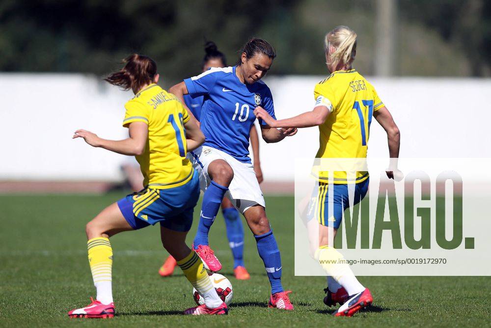 V.li.: Jessica Samuelsson, Marta Silva, Caroline Seeger, im Dreikampf ...