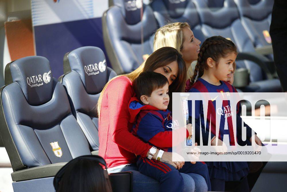 BARCELONA -8 March- SPAIN: Sofia Balbi (r), Luis Suarez s wife and Antonella Roccuzzo (l), Lionel