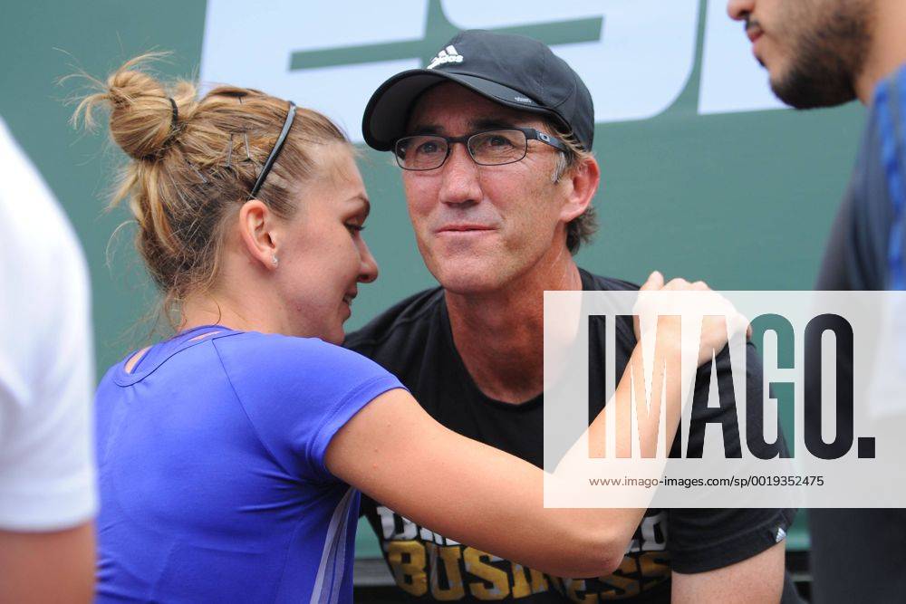 Simona Halep with coach Darren Cahill TENNIS : BNP PARIBAS OPEN - 22 03 ...