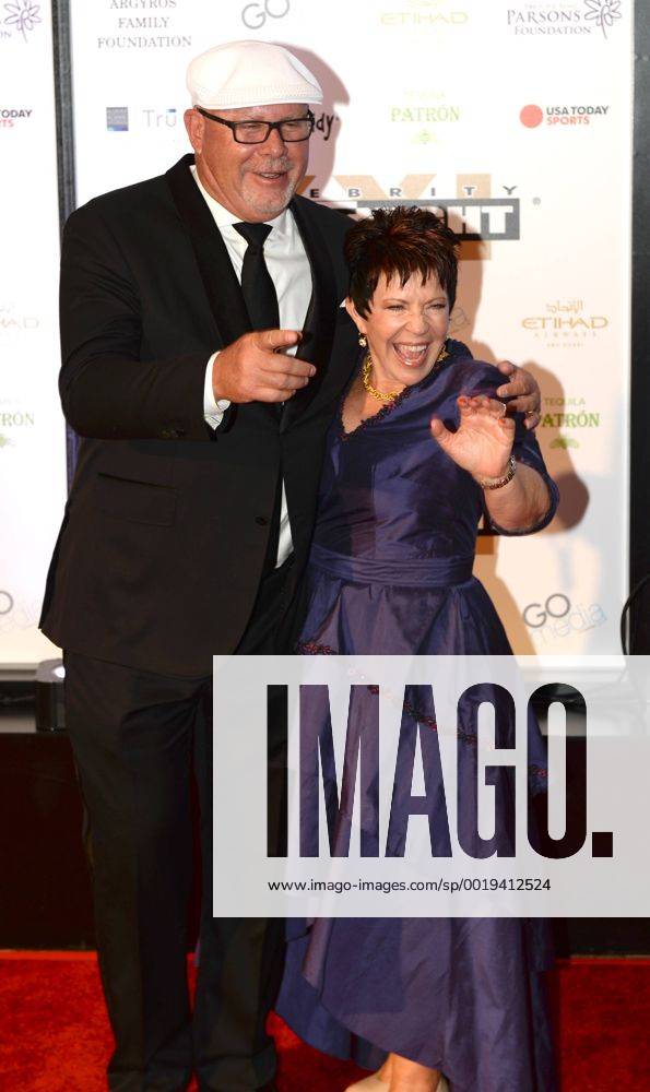 Arizona Cardinals head coach Bruce Arians and his wife Christine arrive ...