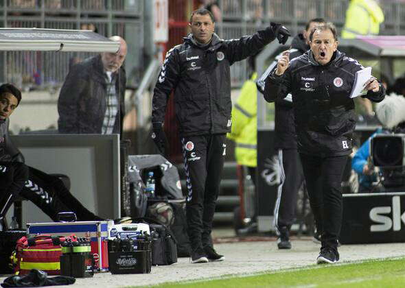 Co-Trainer Abder Ramdane, Trainer Ewald Lienen 06.04.2015, Hamburg, St ...