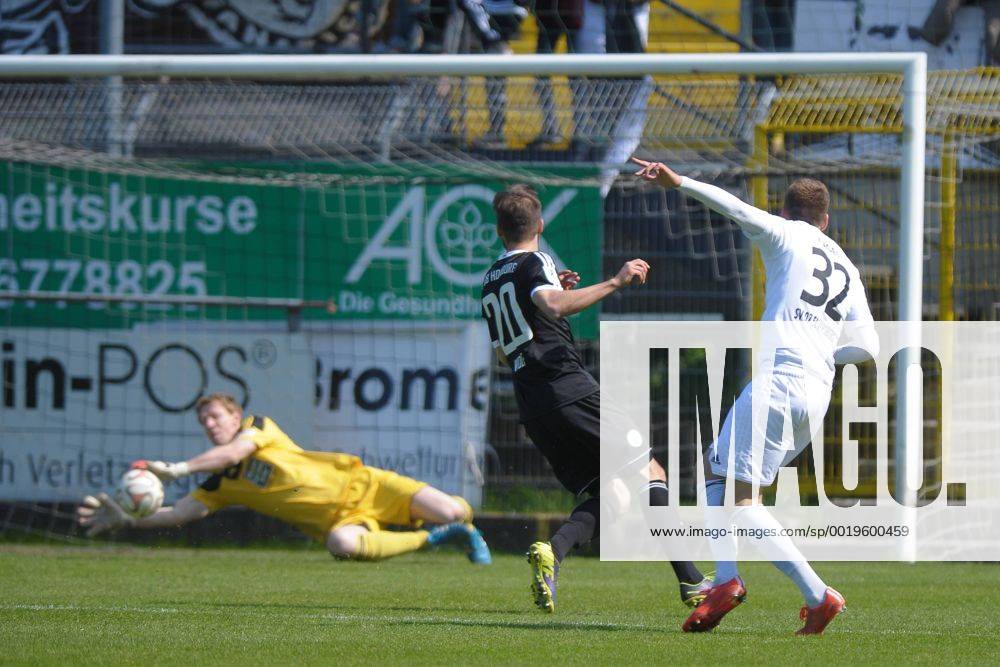 Jan Nagel, schiesst, David Buchholz, FC Homburg- 1, kann halten, mitte ...