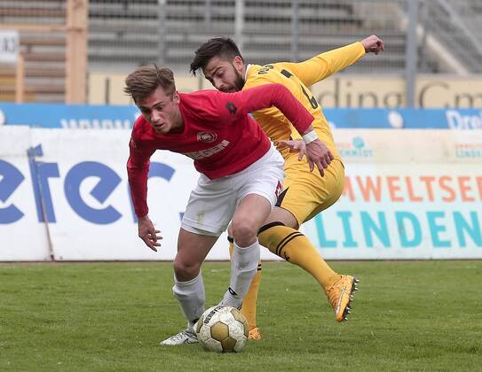 Sven Koenig im Zweikampf mit Lucas Oppermann
