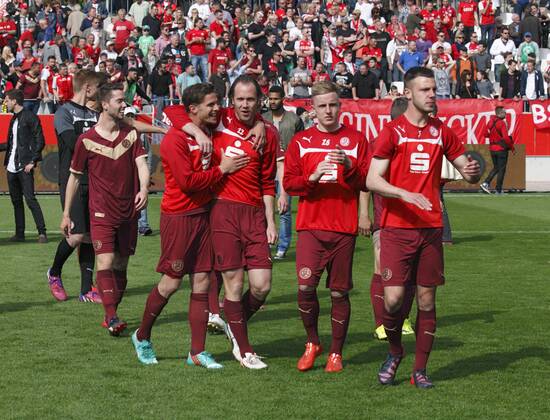 RWE-Spieler, Jubel nach dem Elfmeterschiessen, Fussball ...