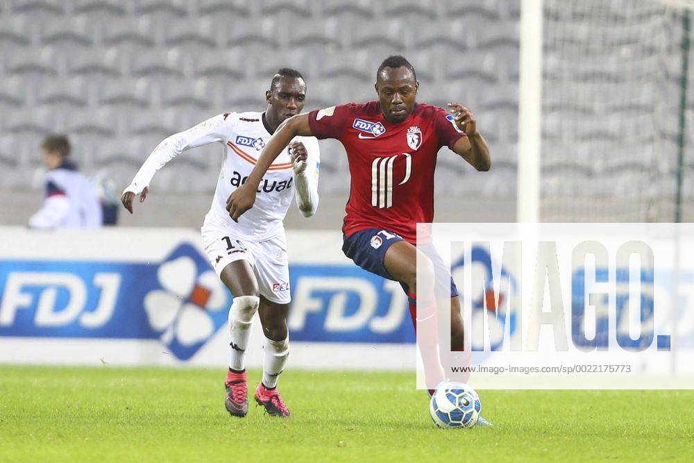 Alassane N Diaye Ndiaye (Laval) vs Stoppila Sunzu (Lille) - Fussball ...