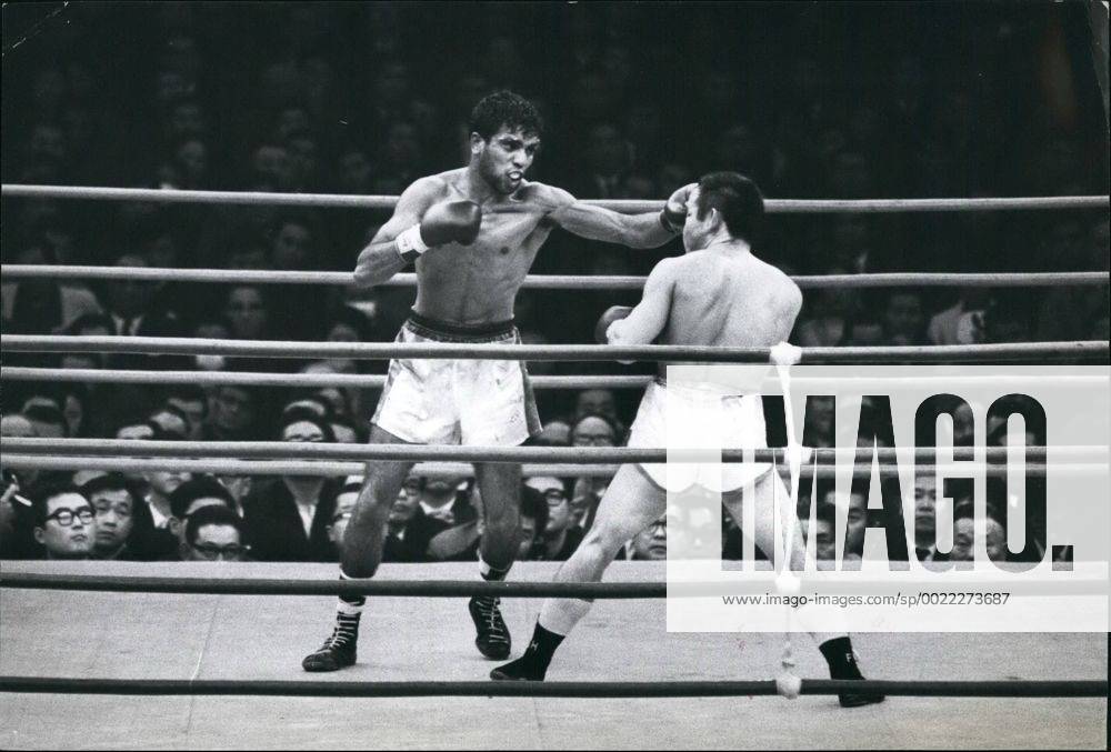 1972 - World Title Match In Tokyo. Australian Wins Bantam Crown: Lionel ...