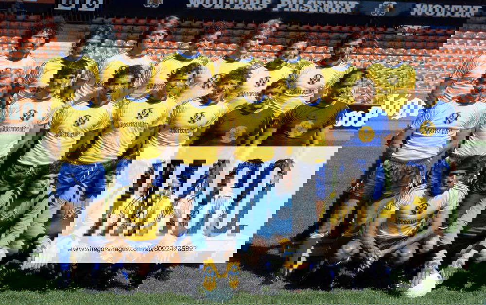 Kader Eintracht Braunschweig 1977 78, hinten, v.li.: Paul Breitner ...