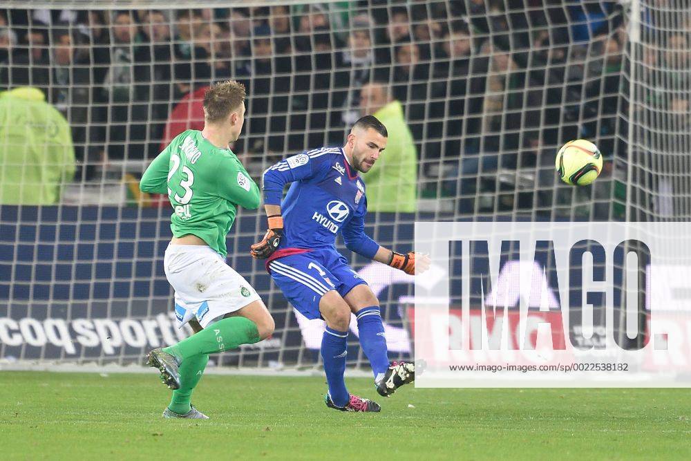 Alexander Soderlund (saint etienne) vs Anthony Lopes (lyon) FOOTBALL ...
