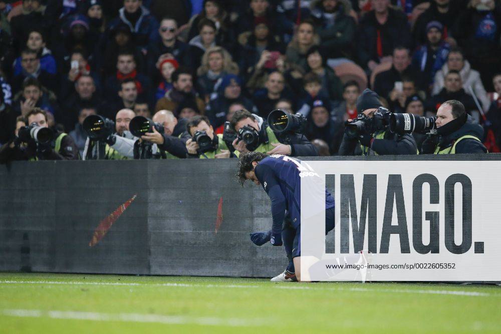 Maxwell Scherrer Cabelino Andrade (psg) zusammenprall mit einer ...