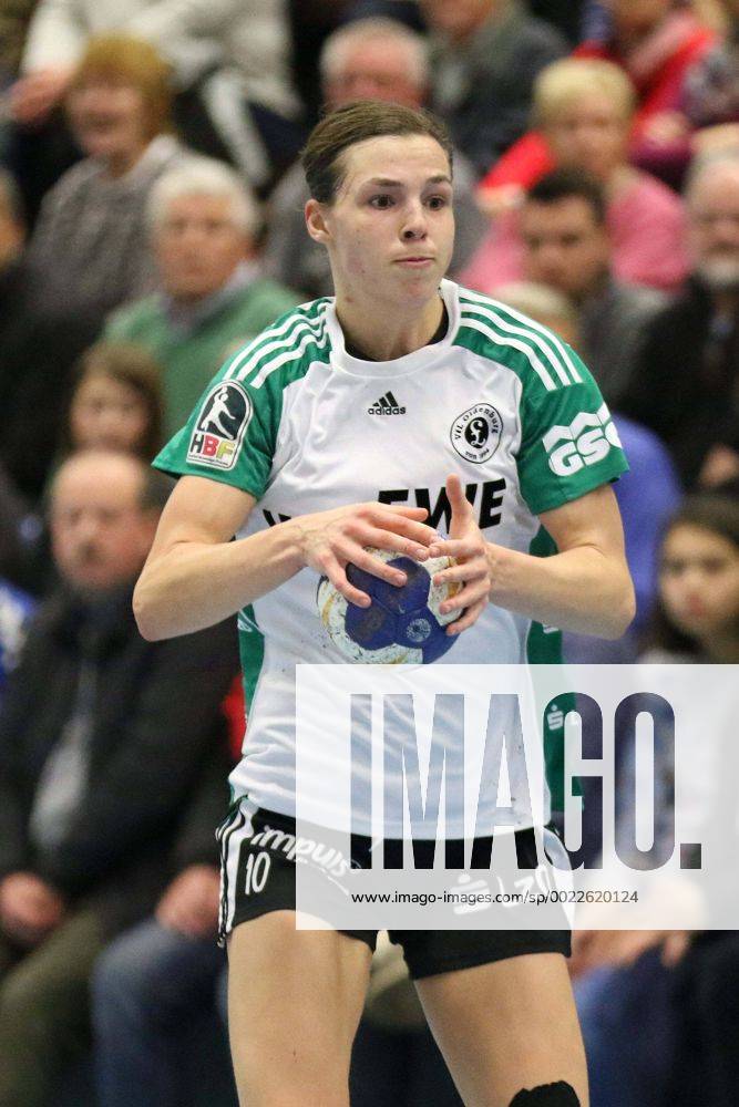 Blomberg Inger Smits (VfL Oldenburg 10) im Angriff beim Spiel HSG ...