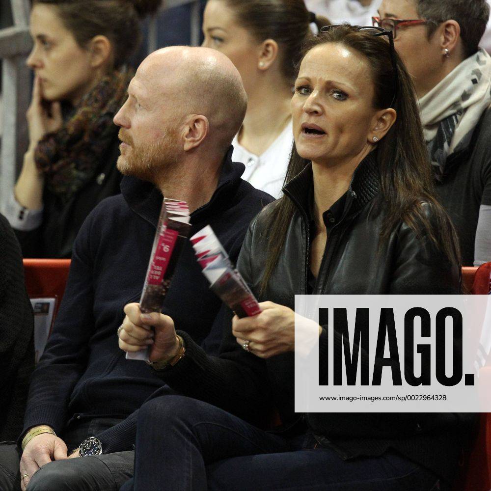 Muenchen Matthias Sammer rechts Karin Sammer, FC Bayern Muenchen ...