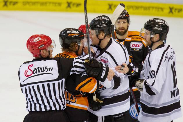 Wolfsburg Tim Hambly ( 41 Grizzlys Wolfsburg) beim Spiel Grizzlys ...