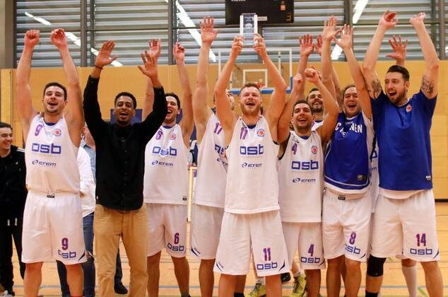 BC Hellenen Meisterfeier : Apostolus Diamantis, Zlatko Kozica, Sascha ...