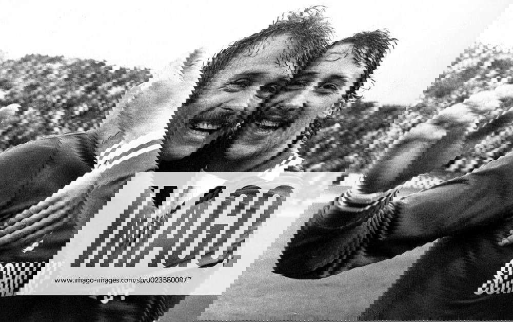 FC Schalke 04 - Eintracht Braunschweig: Manfred Ritschel (li.) und ...