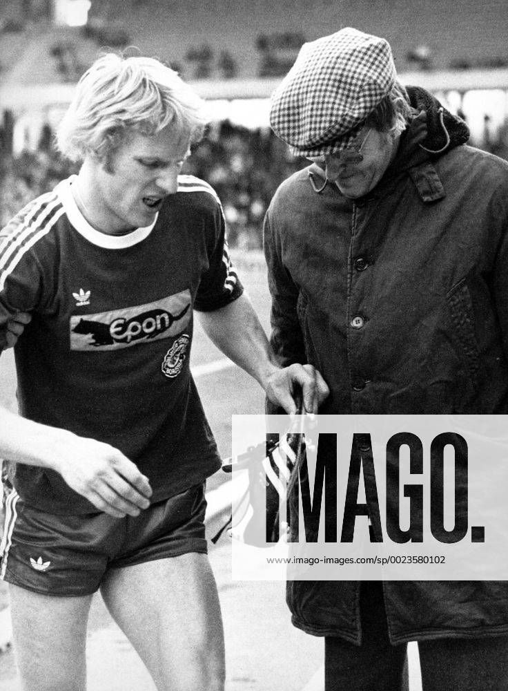 1. FC Köln - Tennis Borussia Berlin: Benny Wendt (Berlin) geht verletzt vom