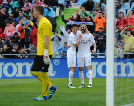 Real Madrid Forward, Karim Benzema - BENZEMA, number 9 . Real Madrid ...