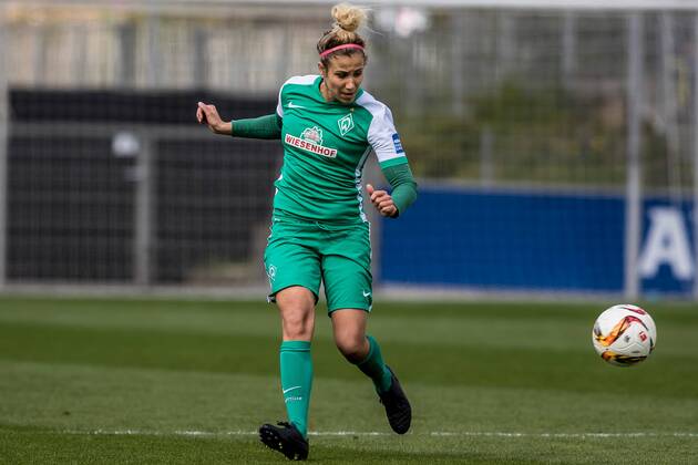 Daniela Bräuer Freisteller, Einzelfoto, Action, Aktion, Fussball ...