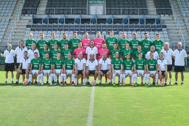 Jablonecti fotbaliste se fotografovali 21. cervence na stadionu v ...