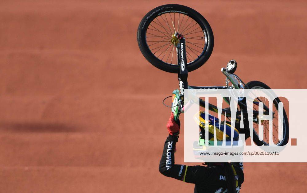 RIO DE JANEIRO, Aug. 19, 2016 -- Colombia s Mariana Pajon celebrates ...