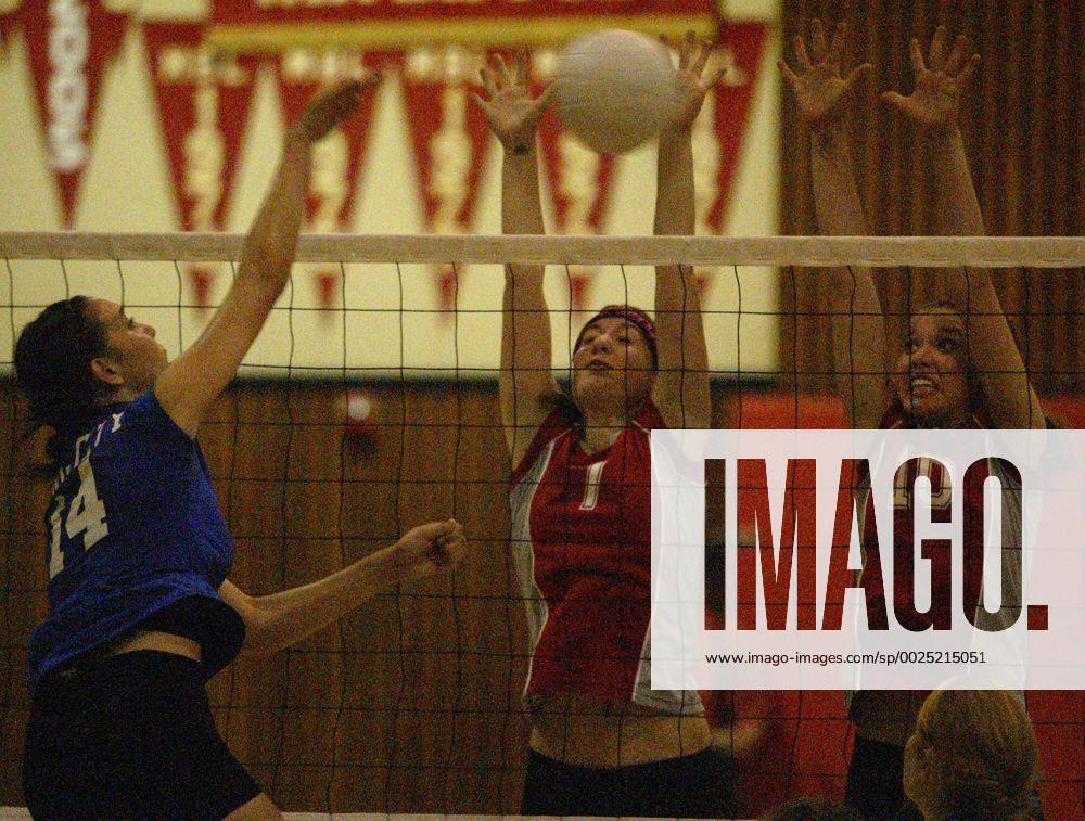 Carmel 1 Rachel Cohen and 10 Lizzy Stivers block King City 14 Kaitlyn ...