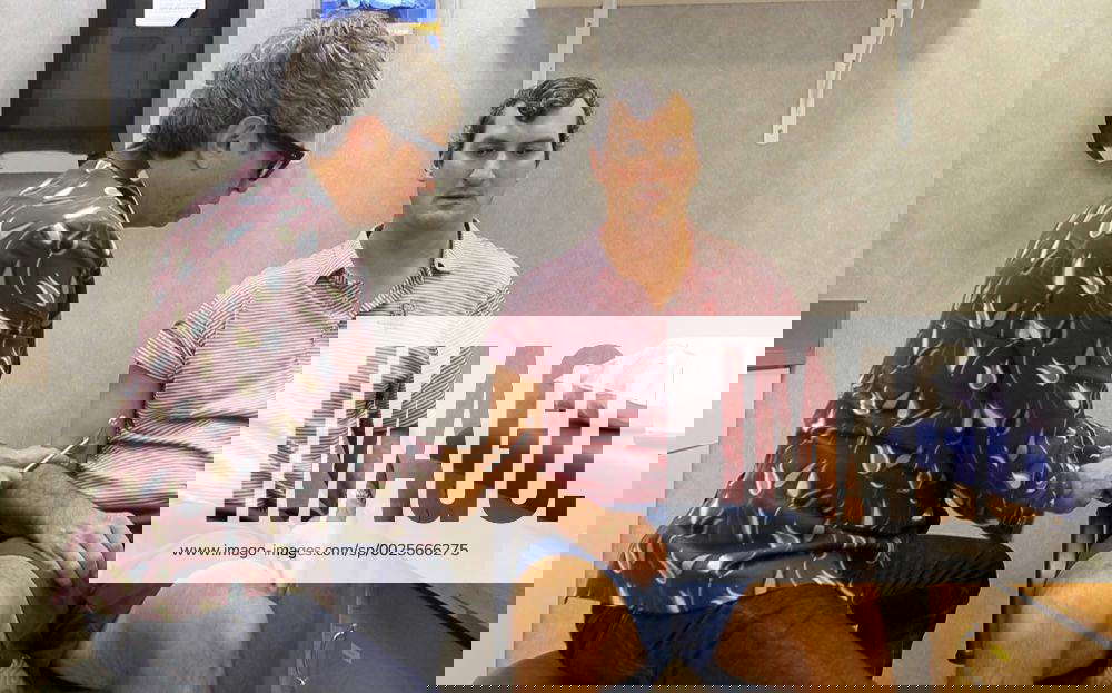 September 28, 2016 - Durham, NC, USA - Dr. Richard Bedlack, left ...