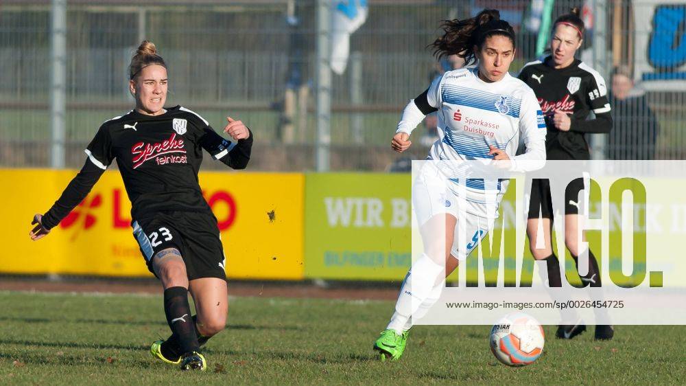 V.li.: Lysanne van der Wal im Zweikampf mit Lee Falkon, Fussball, DFB ...