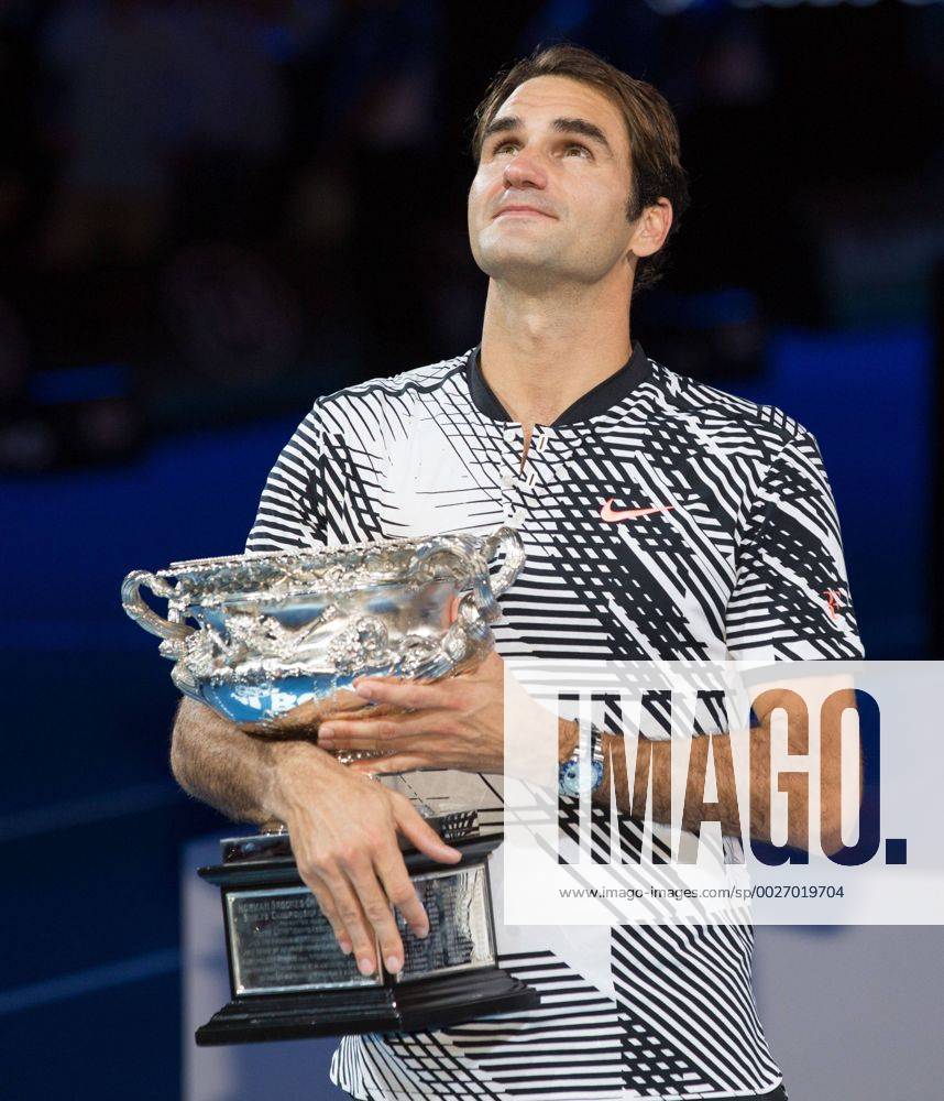 ROGER FEDERER (SUI) mit Pokal,Herren Finale Australian Open 2017 ...