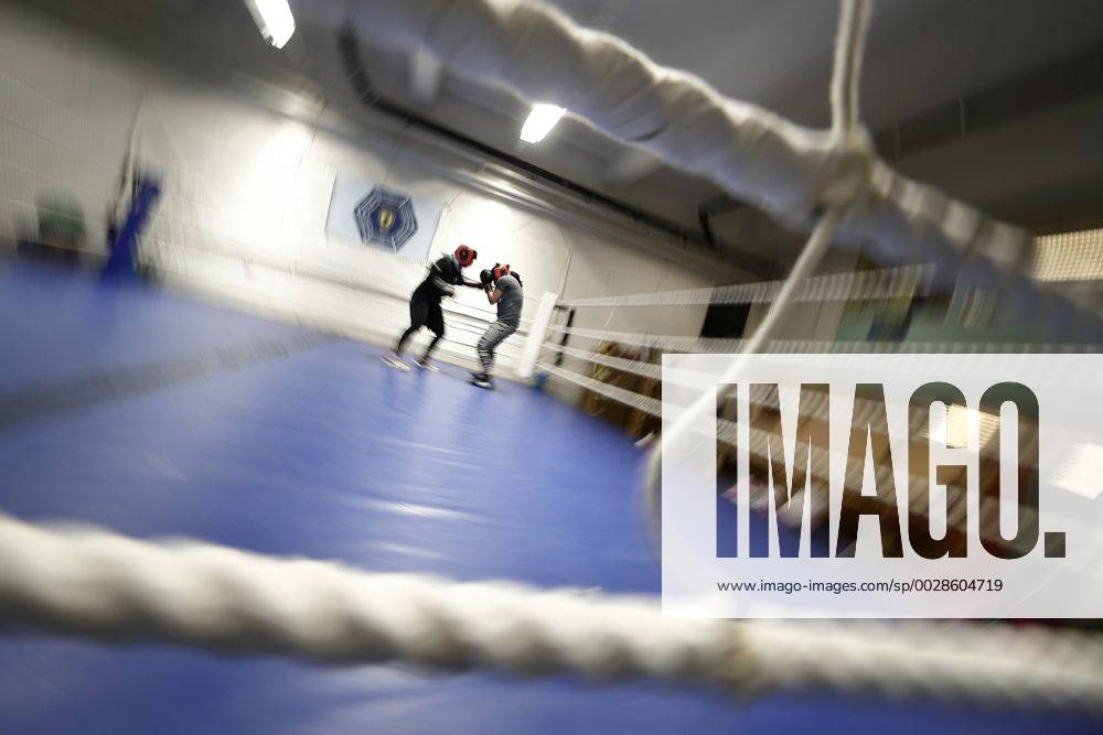 170530 Boxningsträning under Ramadan - Maryam Al-Azawi kom till Sverige ...