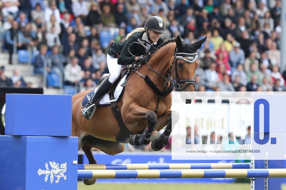 0 Runde erster Umlauf: Laura Klaphake (GER) mit Ihrem Pferd Catch me if ...