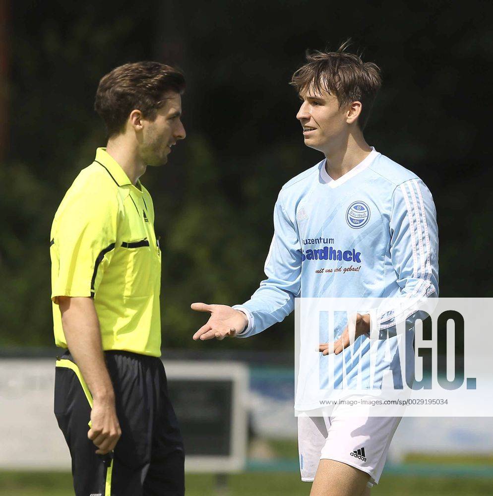 Julius Paster BW 96 schimpft gegen Schiri Florian Schwarze Fussball ...