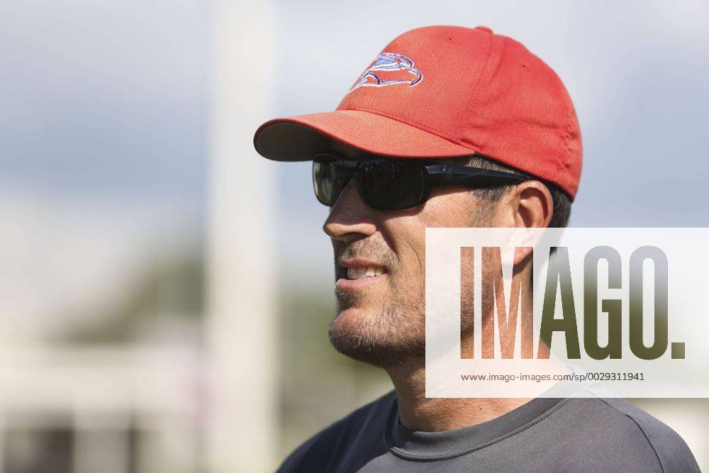 August 1, 2017 - Largo, Florida, U.S. - EVE EDELHEIT Times.Head coach Mark Buchanan watches plays