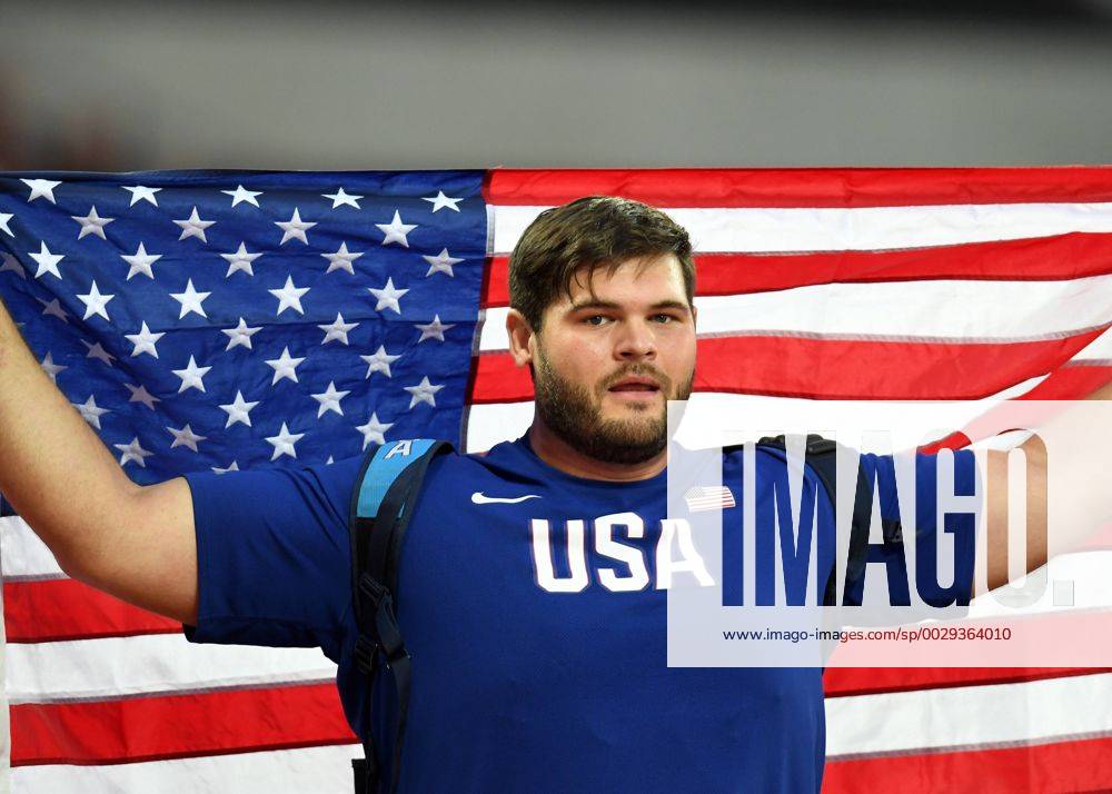 Mason FINLEY (USA) celebrates taking second place during the London ...