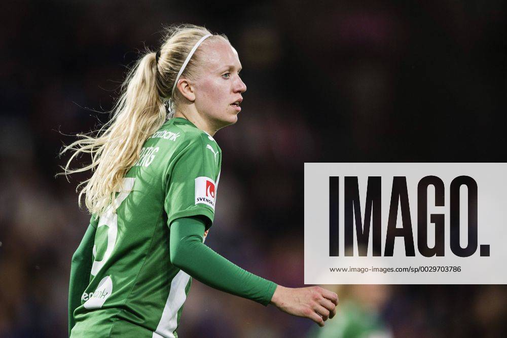 170830 Hammarbys Alexandra Lindberg under fotbollsmatchen i ...
