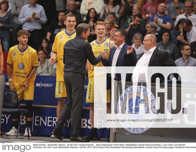 Sieg Headcoach Frank Menz, Liviu Calin und Steven