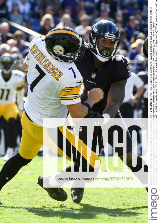 BALTIMORE, MD - OCTOBER 01: Baltimore Ravens defensive end Za Darius ...