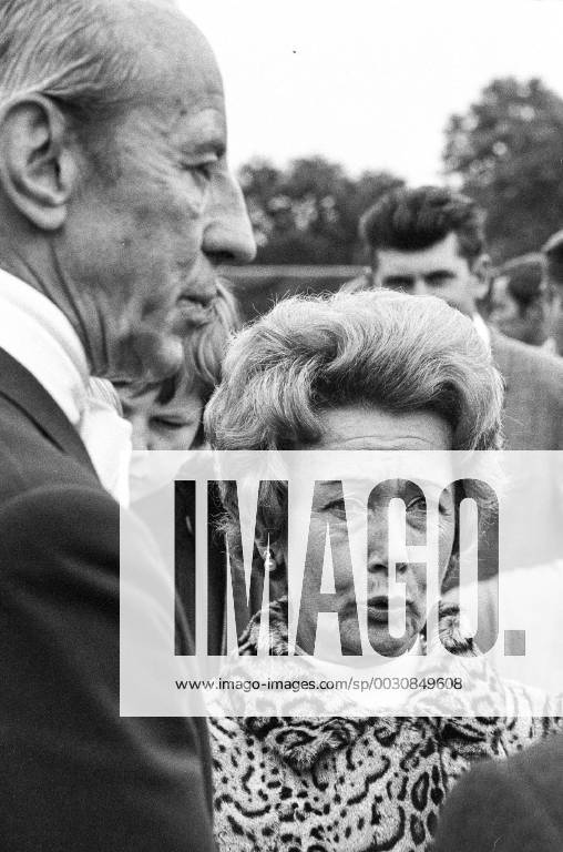 Josef Neckermann with his wife at the riding and jumping tournament in ...