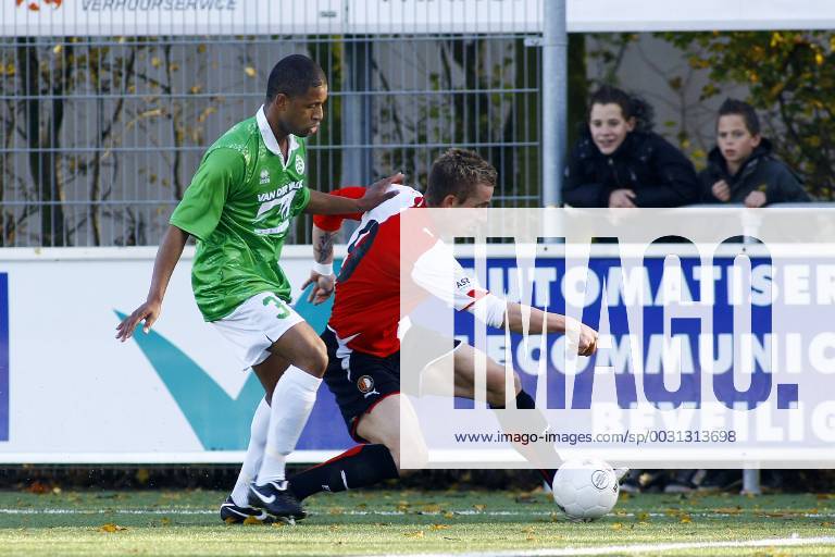 naaldwijk 08 11 2009 westlandia Feyenoord 1 2 virgil gard in duel with ...