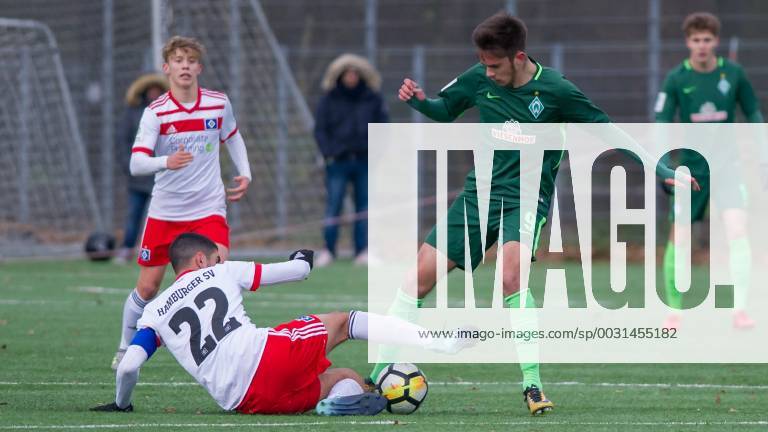 v li Erjanik Ghubasaryan Hamburger SV 22 in duel with Malik Memisevic ...