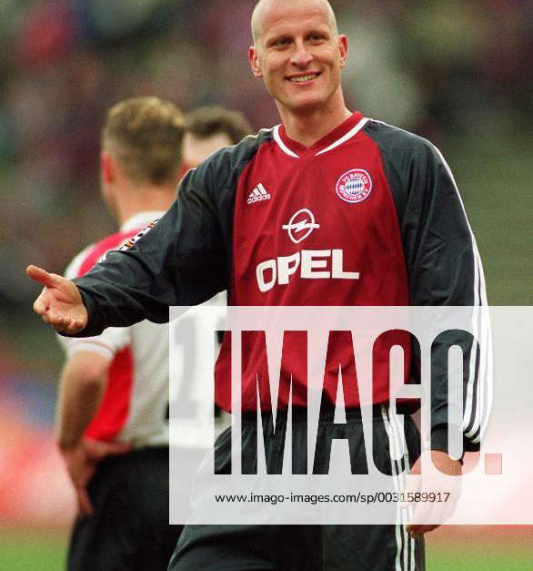 Carsten Jancker is pleased about the 6 goals scored by FC Bayern ...