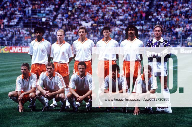 SQUADRA: FRANK RIJKAARD, RONALD KOEMAN, GRAEME RUTJES, MARCO VAN BASTEN ...