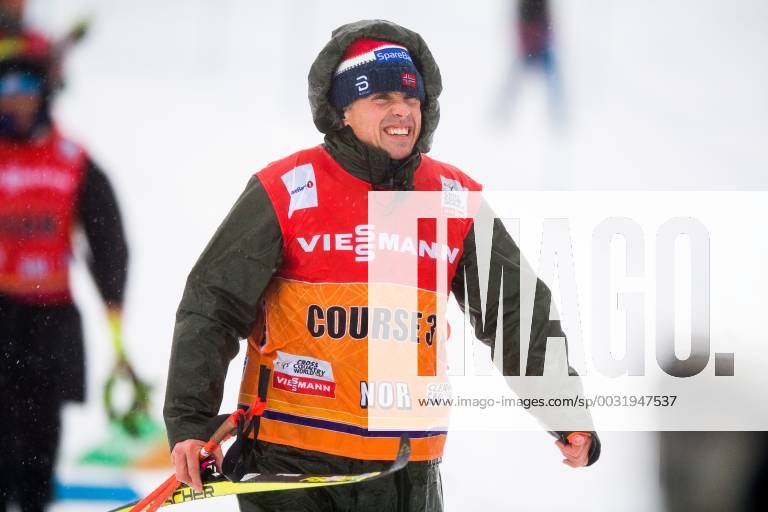 Vidar L ¿fshus coach of Norway after the women s sprint classic ...